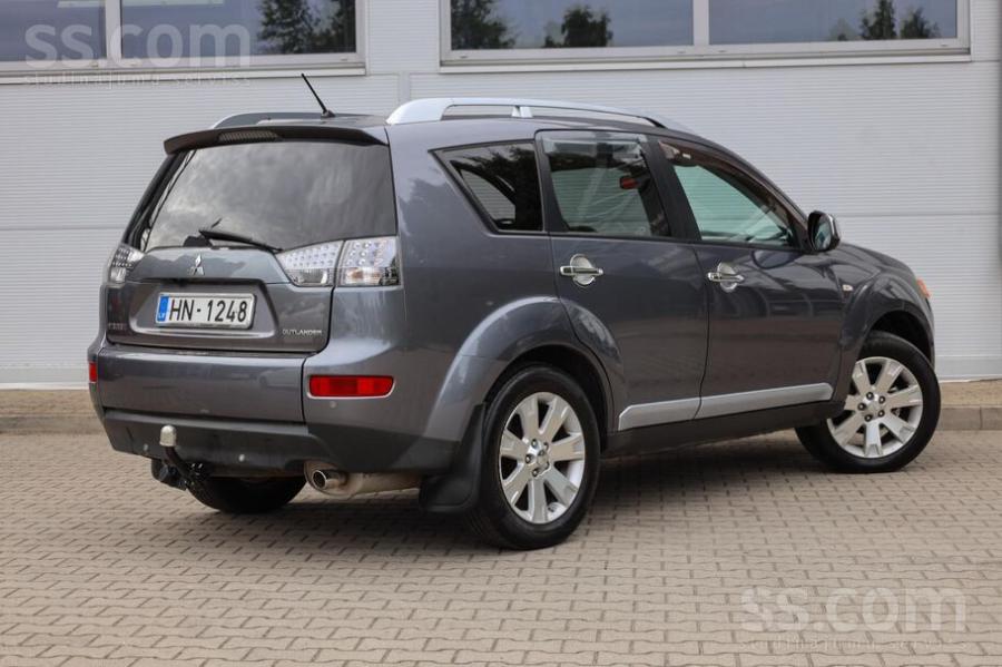 Pelēks Mitsubishi Outlander 2008 Rīga, ar dzinēja tilpumu 2.40 L un nobraukumu 308 tūkst. km par 3495 €, foto 9 vietnē AUTOMOTO.COM.LV