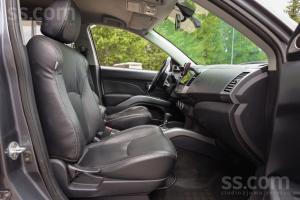 Pelēks Mitsubishi Outlander 2008 Rīga, ar dzinēja tilpumu 2.40 L un nobraukumu 308 tūkst. km par 3495 €, foto 18 vietnē AUTOMOTO.COM.LV