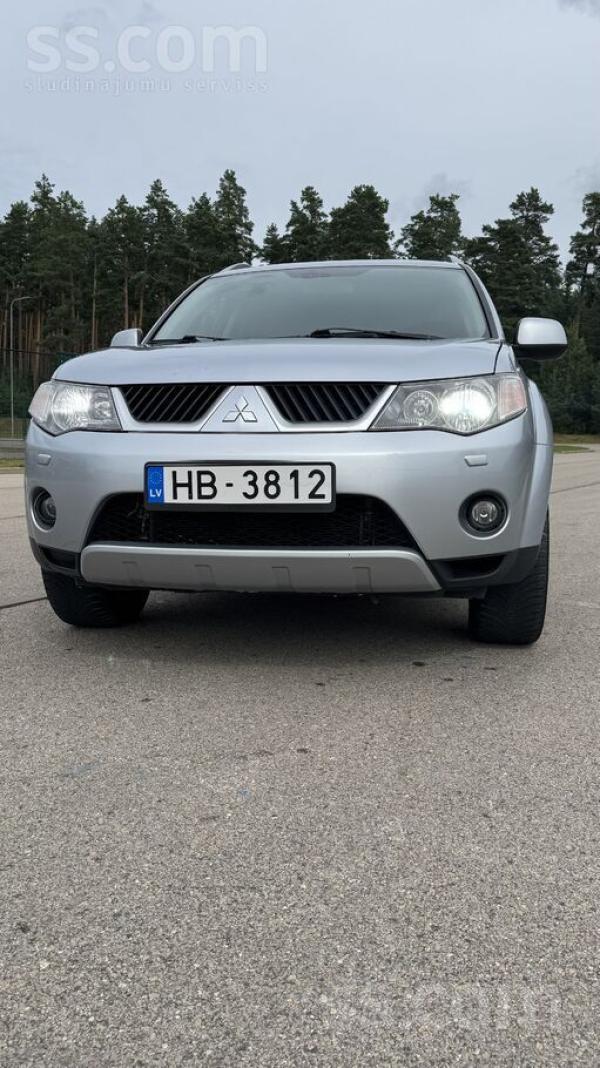 Pelēks Mitsubishi Outlander 2008 Rīga, ar dzinēja tilpumu 2.40 L un nobraukumu 145 tūkst. km par 5200 €, foto 1 vietnē AUTOMOTO.COM.LV