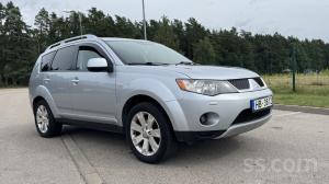 Pelēks Mitsubishi Outlander 2008 Rīga, ar dzinēja tilpumu 2.40 L un nobraukumu 145 tūkst. km par 5200 €, foto 3 vietnē AUTOMOTO.COM.LV