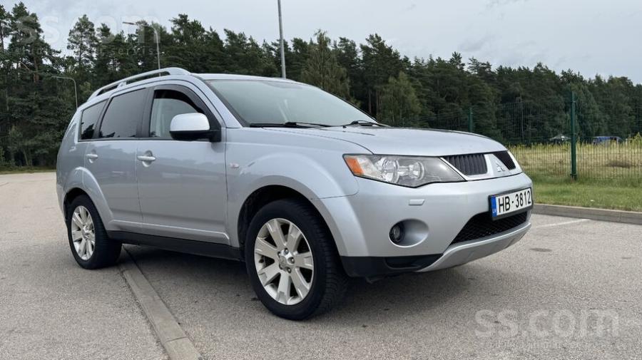 Pelēks Mitsubishi Outlander 2008 Rīga, ar dzinēja tilpumu 2.40 L un nobraukumu 145 tūkst. km par 5200 €, foto 3 vietnē AUTOMOTO.COM.LV