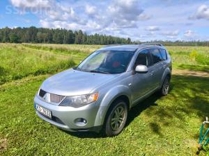 Pelēks Mitsubishi Outlander 2008 Alūksne, ar dzinēja tilpumu 2.00 L un nobraukumu 276 tūkst. km par 3500 €, foto  vietnē AUTOMOTO.COM.LV