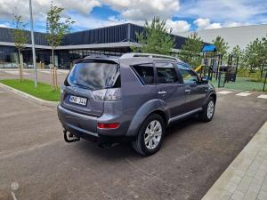 Grey Mitsubishi Outlander 2008 in Kaunas, with an engine capacity of 2.18 L and mileage of 240 thousand km for 4500 €, photo 3 on AUTOMOTO.COM.LV