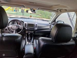 Grey Mitsubishi Outlander 2008 in Kaunas, with an engine capacity of 2.18 L and mileage of 240 thousand km for 4500 €, photo 10 on AUTOMOTO.COM.LV