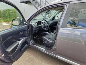 Grey Mitsubishi Outlander 2008 in Kaunas, with an engine capacity of 2.18 L and mileage of 240 thousand km for 4500 €, photo 11 on AUTOMOTO.COM.LV