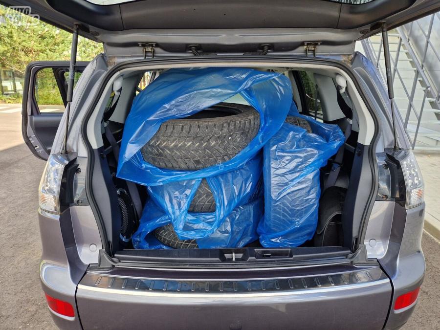 Pelēks Mitsubishi Outlander 2008 Kauņa, ar dzinēja tilpumu 2.20 L un nobraukumu 241 tūkst. km par 4500 €, foto 13 vietnē AUTOMOTO.COM.LV