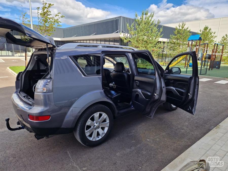 Pelēks Mitsubishi Outlander 2008 Kauņa, ar dzinēja tilpumu 2.20 L un nobraukumu 241 tūkst. km par 4500 €, foto 14 vietnē AUTOMOTO.COM.LV