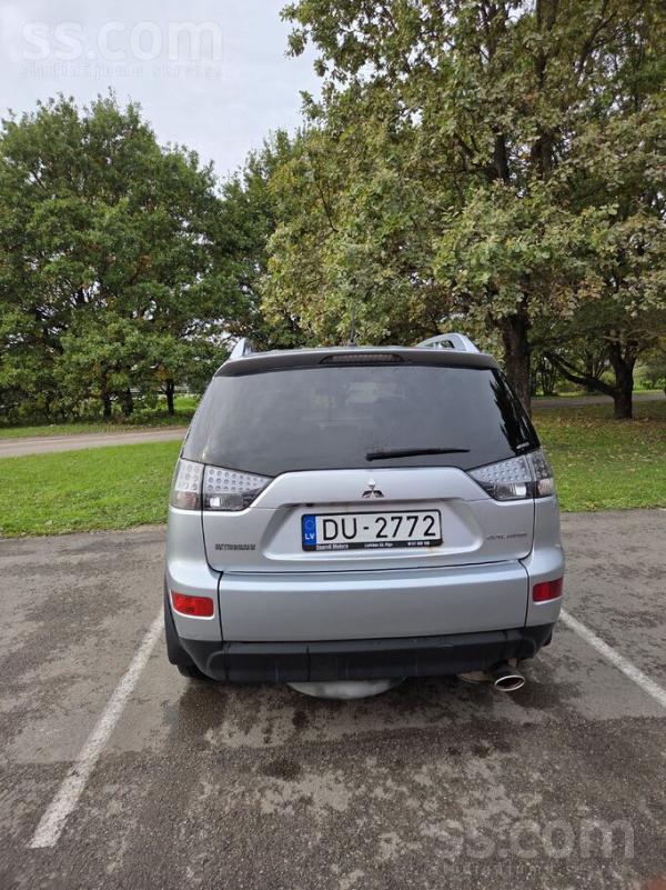 Mitsubishi Outlander 2008 Rīga vietnē Pelēks Mitsubishi Outlander 2008 Rīga, ar dzinēja tilpumu 2.40 L un nobraukumu 294 tūkst. km par 3000 €, foto 3 vietnē AUTOMOTO.COM.LV