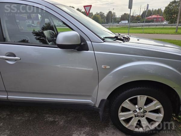 Mitsubishi Outlander 2008 Rīga vietnē Pelēks Mitsubishi Outlander 2008 Rīga, ar dzinēja tilpumu 2.40 L un nobraukumu 294 tūkst. km par 3000 €, foto 5 vietnē AUTOMOTO.COM.LV