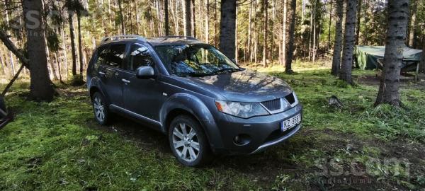 Grey Mitsubishi Outlander 2008 in Rezekne, with an engine capacity of 2.20 L and mileage of 440 thousand km for 2500 €, photo 1 on AUTOMOTO.COM.LV