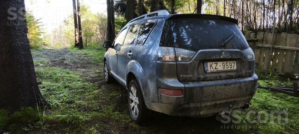 Grey Mitsubishi Outlander 2008 in Rezekne, with an engine capacity of 2.20 L and mileage of 440 thousand km for 2500 €, photo 4 on AUTOMOTO.COM.LV