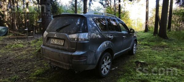 Grey Mitsubishi Outlander 2008 in Rezekne, with an engine capacity of 2.20 L and mileage of 440 thousand km for 2500 €, photo 5 on AUTOMOTO.COM.LV