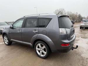 Pelēks Mitsubishi Outlander 2009 Jurbarkas, ar dzinēja tilpumu 2.20 L un nobraukumu 277 tūkst. km par 2699 €, foto 3 vietnē AUTOMOTO.COM.LV