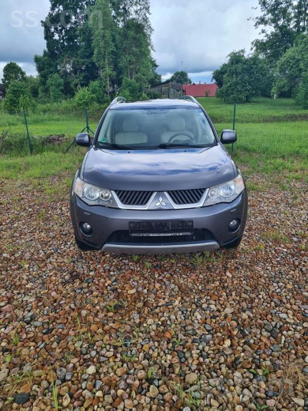 Grey Mitsubishi Outlander 2009 in Ludza, with an engine capacity of 2.20 L and mileage of 0 thousand km for 5250 €, photo 2 on AUTOMOTO.COM.LV
