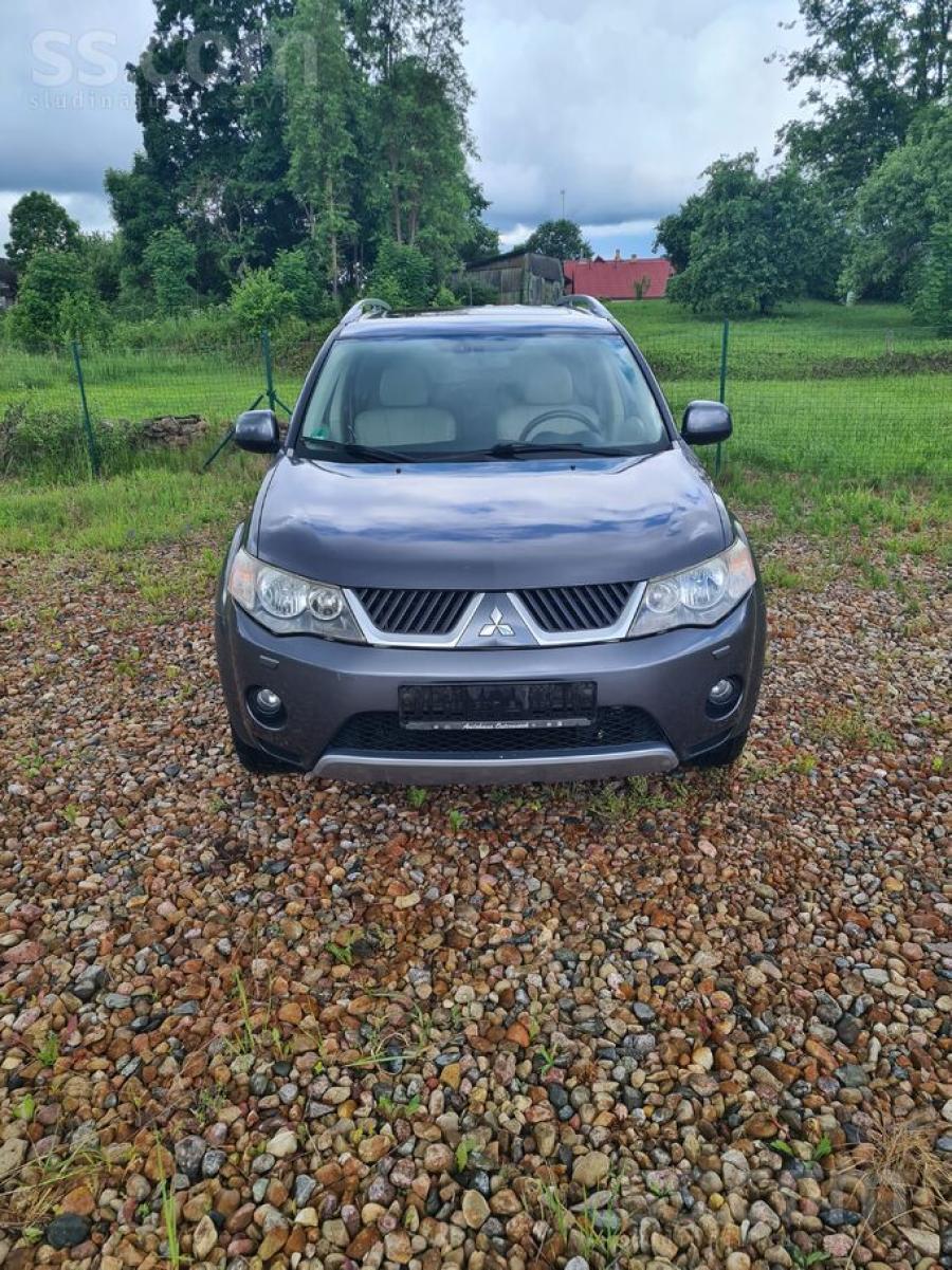 Pelēks Mitsubishi Outlander 2009 Ludza, ar dzinēja tilpumu 2.20 L un nobraukumu 0 tūkst. km par 5250 €, foto 3 vietnē AUTOMOTO.COM.LV