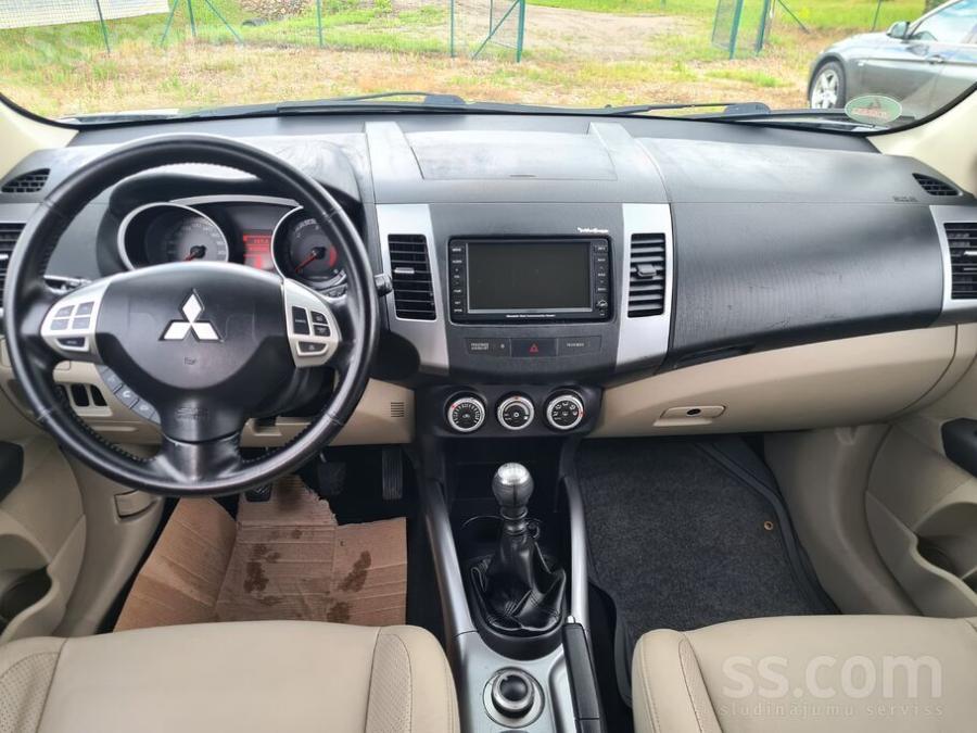 Pelēks Mitsubishi Outlander 2009 Ludza, ar dzinēja tilpumu 2.20 L un nobraukumu 0 tūkst. km par 5250 €, foto 9 vietnē AUTOMOTO.COM.LV