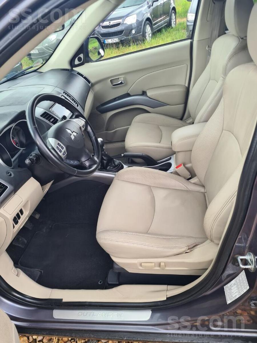 Pelēks Mitsubishi Outlander 2009 Ludza, ar dzinēja tilpumu 2.20 L un nobraukumu 0 tūkst. km par 5250 €, foto 10 vietnē AUTOMOTO.COM.LV