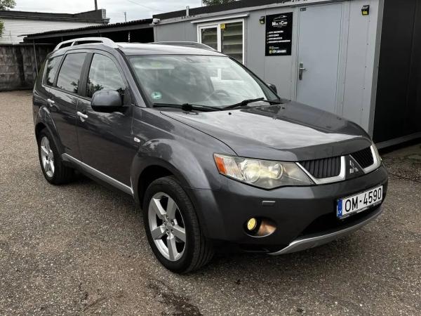 Pelēks Mitsubishi Outlander 2009 Daugavpils, ar dzinēja tilpumu 2.20 L un nobraukumu 253 tūkst. km par 4300 €, foto 1 vietnē AUTOMOTO.COM.LV