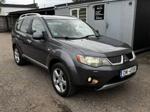 Grey Mitsubishi Outlander 2009 in Daugavpils, with an engine capacity of 2.20 L and mileage of 253 thousand km for 4300 €, photo  on AUTOMOTO.COM.LV