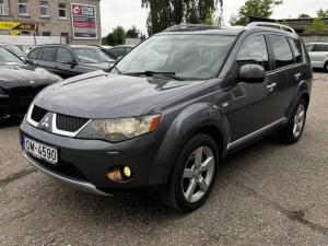 Grey Mitsubishi Outlander 2009 in Daugavpils, with an engine capacity of 2.20 L and mileage of 253 thousand km for 4300 €, photo 4 on AUTOMOTO.COM.LV