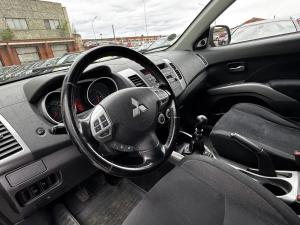 Grey Mitsubishi Outlander 2009 in Daugavpils, with an engine capacity of 2.20 L and mileage of 253 thousand km for 4300 €, photo 17 on AUTOMOTO.COM.LV
