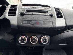 Grey Mitsubishi Outlander 2009 in Daugavpils, with an engine capacity of 2.20 L and mileage of 253 thousand km for 4300 €, photo 22 on AUTOMOTO.COM.LV