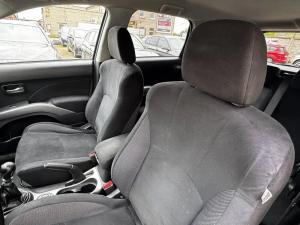 Grey Mitsubishi Outlander 2009 in Daugavpils, with an engine capacity of 2.20 L and mileage of 253 thousand km for 4300 €, photo 23 on AUTOMOTO.COM.LV