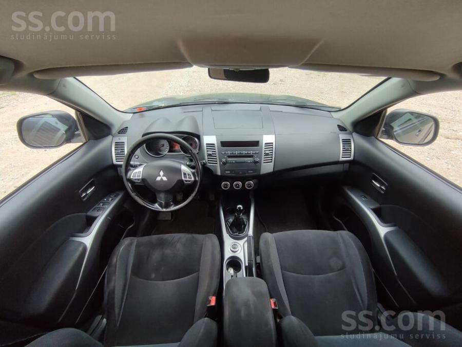 Pelēks Mitsubishi Outlander 2009 Talsi, ar dzinēja tilpumu 2.00 L un nobraukumu 405 tūkst. km par 1950 €, foto 7 vietnē AUTOMOTO.COM.LV