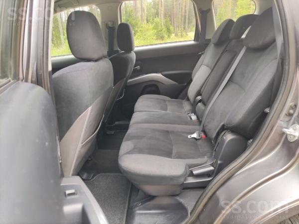 Pelēks Mitsubishi Outlander 2009 Talsi, ar dzinēja tilpumu 2.00 L un nobraukumu 405 tūkst. km par 1950 €, foto 9 vietnē AUTOMOTO.COM.LV