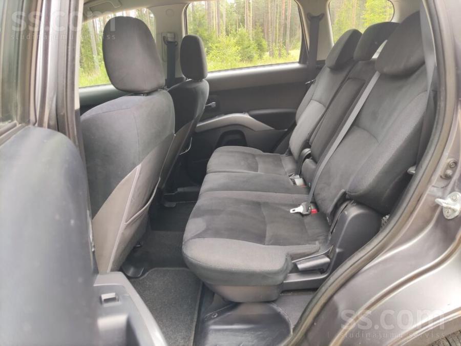 Pelēks Mitsubishi Outlander 2009 Talsi, ar dzinēja tilpumu 2.00 L un nobraukumu 405 tūkst. km par 1950 €, foto 10 vietnē AUTOMOTO.COM.LV