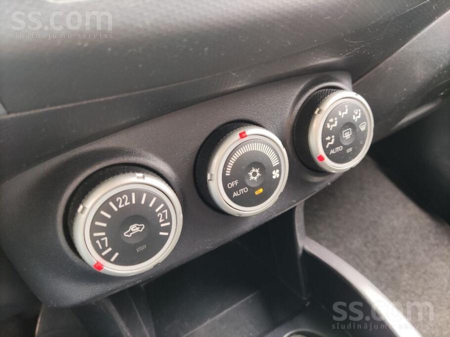 Pelēks Mitsubishi Outlander 2009 Talsi, ar dzinēja tilpumu 2.00 L un nobraukumu 405 tūkst. km par 1950 €, foto 12 vietnē AUTOMOTO.COM.LV