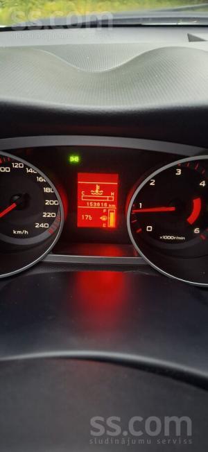Pelēks Mitsubishi Outlander 2009 Rīga, ar dzinēja tilpumu 2.00 L un nobraukumu 154 tūkst. km par 3500 €, foto 3 vietnē AUTOMOTO.COM.LV
