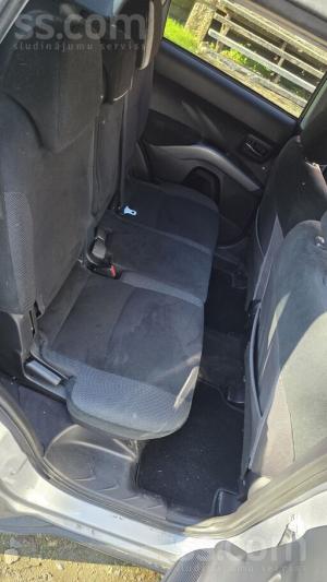 Pelēks Mitsubishi Outlander 2009 Aizkraukle, ar dzinēja tilpumu 2.40 L un nobraukumu 244 tūkst. km par 3800 €, foto 13 vietnē AUTOMOTO.COM.LV