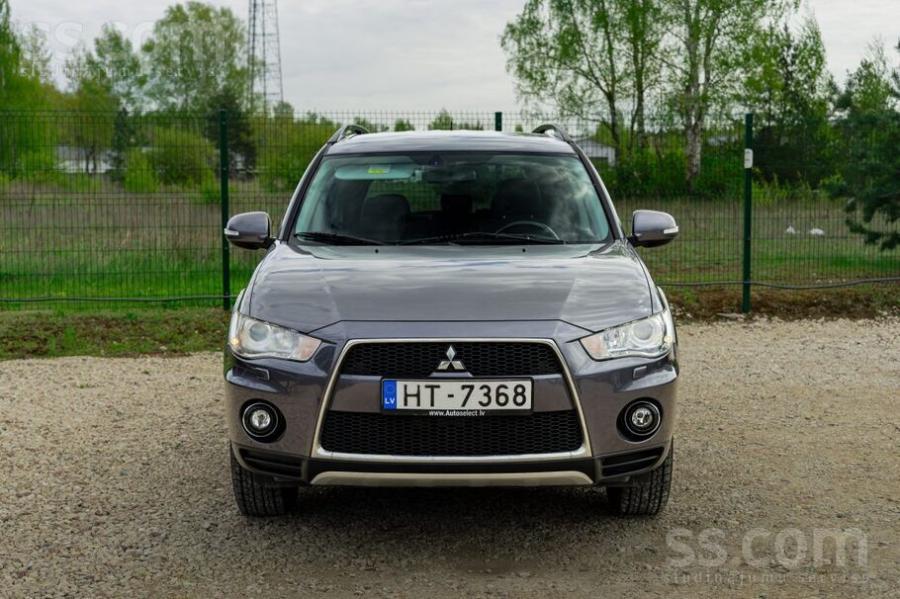 Pelēks Mitsubishi Outlander 2010 Rīga, ar dzinēja tilpumu 2.20 L un nobraukumu 0 tūkst. km par 2100 €, foto 2 vietnē AUTOMOTO.COM.LV