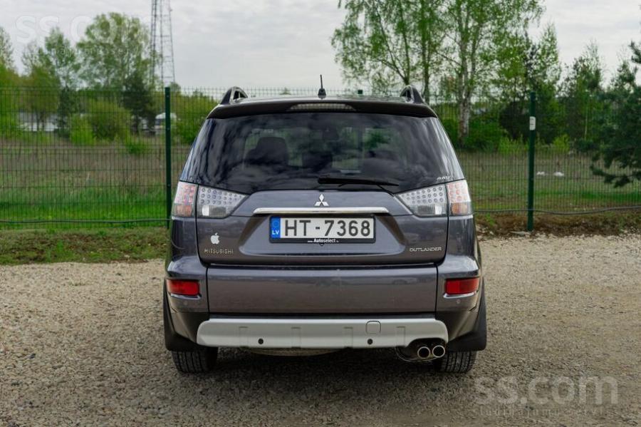 Pelēks Mitsubishi Outlander 2010 Rīga, ar dzinēja tilpumu 2.20 L un nobraukumu 0 tūkst. km par 2100 €, foto 5 vietnē AUTOMOTO.COM.LV