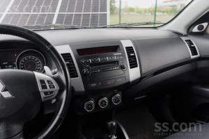Pelēks Mitsubishi Outlander 2010 Rīga, ar dzinēja tilpumu 2.20 L un nobraukumu 0 tūkst. km par 2100 €, foto 18 vietnē AUTOMOTO.COM.LV
