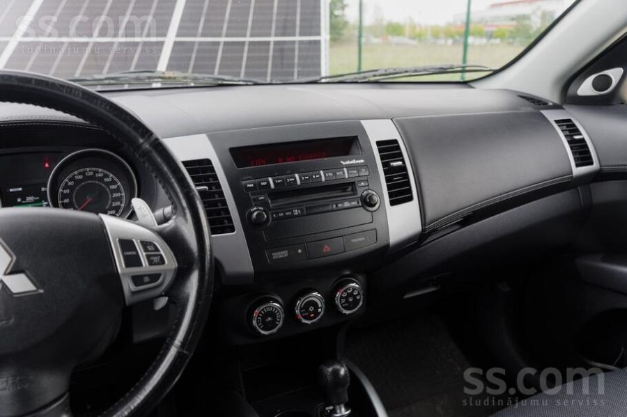 Pelēks Mitsubishi Outlander 2010 Rīga, ar dzinēja tilpumu 2.20 L un nobraukumu 0 tūkst. km par 2100 €, foto 18 vietnē AUTOMOTO.COM.LV
