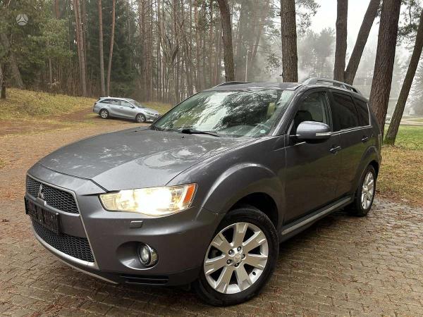 Grey Mitsubishi Outlander 2010 in Vilnius, with an engine capacity of 2.18 L and mileage of 383 thousand km for 4599 €, photo 1 on AUTOMOTO.COM.LV