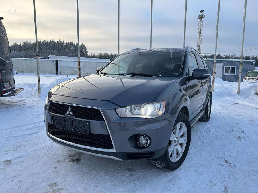 Pelēks Mitsubishi Outlander 2010 Viļņa, ar dzinēja tilpumu 2.18 L un nobraukumu 222 tūkst. km par 4400 €, foto 1 vietnē AUTOMOTO.COM.LV