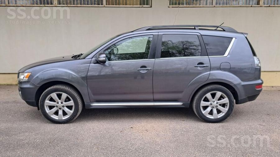 Pelēks Mitsubishi Outlander 2010 Ogre, ar dzinēja tilpumu 2.20 L un nobraukumu 213 tūkst. km par 5750 €, foto 8 vietnē AUTOMOTO.COM.LV