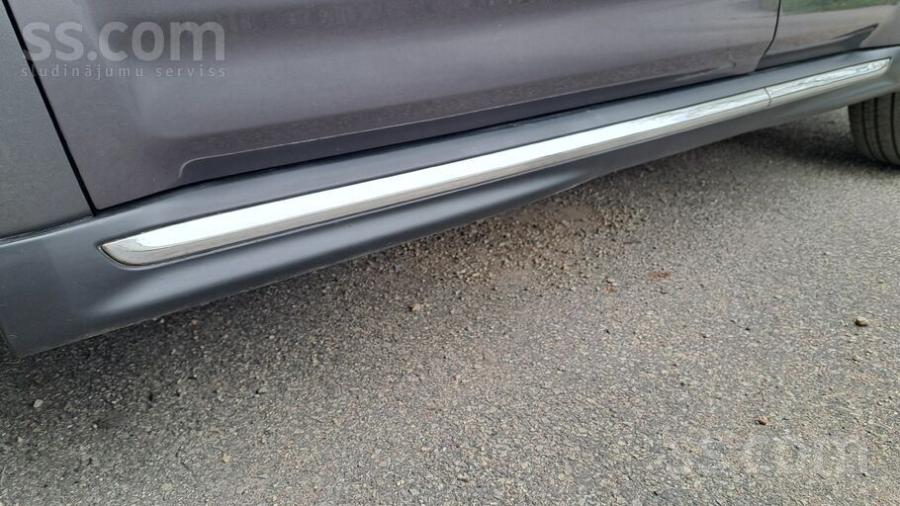 Pelēks Mitsubishi Outlander 2010 Ogre, ar dzinēja tilpumu 2.20 L un nobraukumu 213 tūkst. km par 5750 €, foto 10 vietnē AUTOMOTO.COM.LV