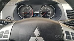 Pelēks Mitsubishi Outlander 2010 Ogre, ar dzinēja tilpumu 2.20 L un nobraukumu 213 tūkst. km par 5750 €, foto 13 vietnē AUTOMOTO.COM.LV