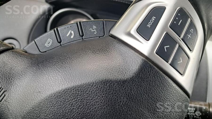 Pelēks Mitsubishi Outlander 2010 Ogre, ar dzinēja tilpumu 2.20 L un nobraukumu 213 tūkst. km par 5750 €, foto 14 vietnē AUTOMOTO.COM.LV