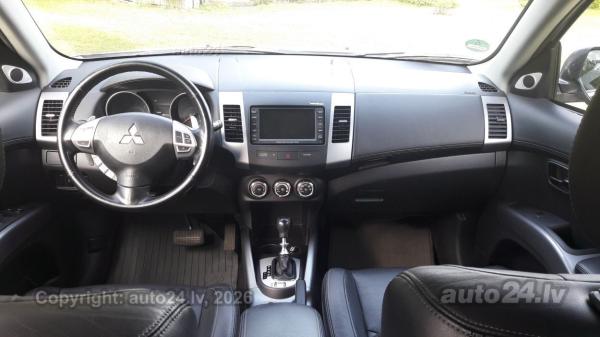 Pelēks Mitsubishi Outlander 2010 Jehvi, ar dzinēja tilpumu 2.20 L un nobraukumu 335 tūkst. km par 3900 €, foto 1 vietnē AUTOMOTO.COM.LV