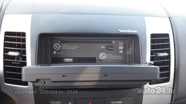 Pelēks Mitsubishi Outlander 2010 Jehvi, ar dzinēja tilpumu 2.20 L un nobraukumu 335 tūkst. km par 3900 €, foto 4 vietnē AUTOMOTO.COM.LV