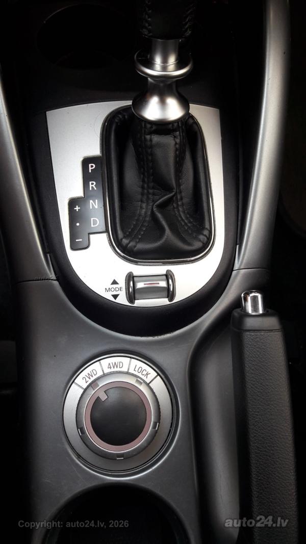 Pelēks Mitsubishi Outlander 2010 Jehvi, ar dzinēja tilpumu 2.20 L un nobraukumu 335 tūkst. km par 3900 €, foto 6 vietnē AUTOMOTO.COM.LV