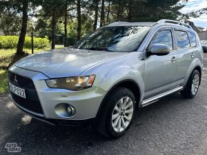 Grey Mitsubishi Outlander 2010 in Vilnius, with an engine capacity of 2.40 L and mileage of 318 thousand km for 4450 €, photo  on AUTOMOTO.COM.LV