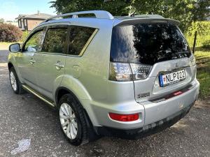 Grey Mitsubishi Outlander 2010 in Vilnius, with an engine capacity of 2.40 L and mileage of 318 thousand km for 4450 €, photo 7 on AUTOMOTO.COM.LV