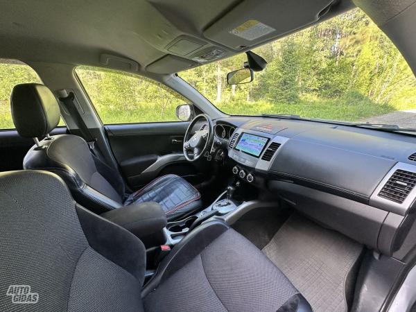 Pelēks Mitsubishi Outlander 2010 Viļņa, ar dzinēja tilpumu 2.40 L un nobraukumu 318 tūkst. km par 4450 €, foto 8 vietnē AUTOMOTO.COM.LV