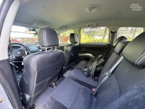 Grey Mitsubishi Outlander 2010 in Vilnius, with an engine capacity of 2.40 L and mileage of 318 thousand km for 4450 €, photo 12 on AUTOMOTO.COM.LV